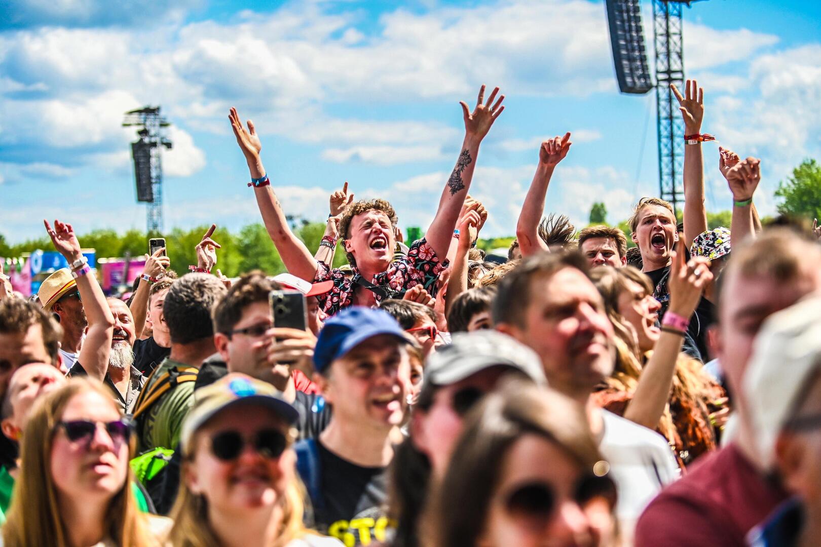 Nieuwe stadsboulevard in Mechelen opent voor verkeer: “Autosnelweg vormden we om tot mooie ...